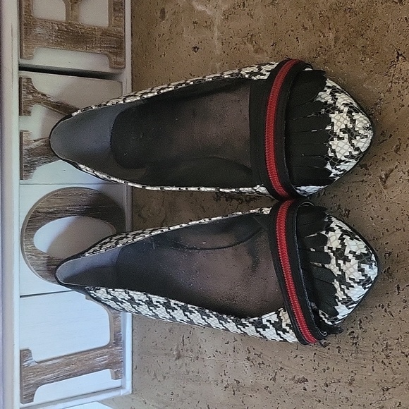 Kenneth Cole Reaction | Shoes | Funky Kenneth Cole Flats | Poshmark